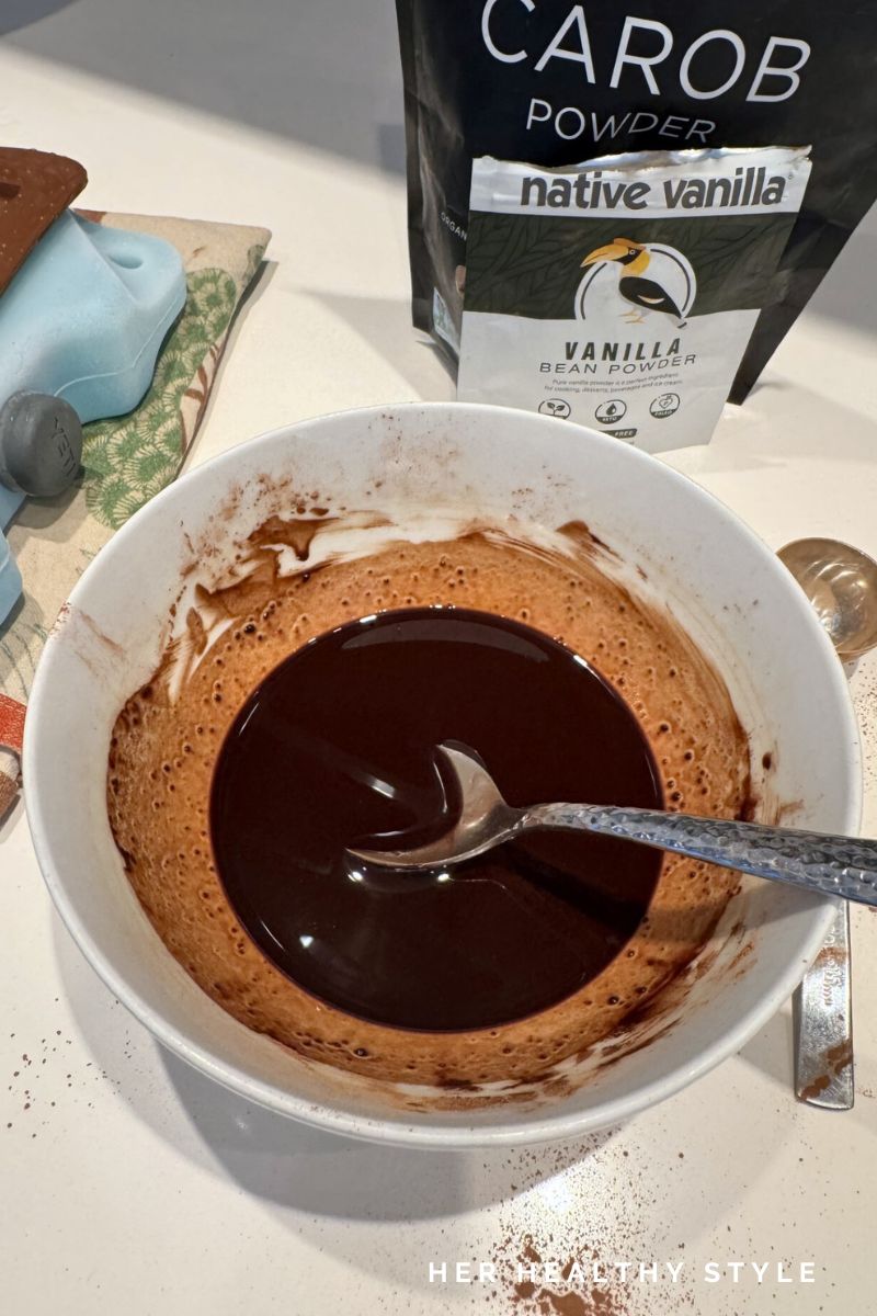DIY Carob Coconut Oil Chocolate Bars | her healthy style